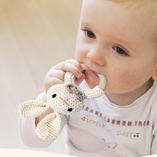 Hochet bébé - au crochet pour l'éveil sensoriel – Jeux jouets à moi